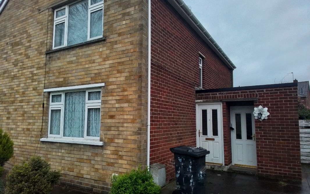 St Leger | Property Details